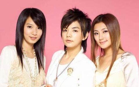 Ella晋升准妈妈 图揭“男人婆”婚后如何蜕变成女神_手机凤凰网