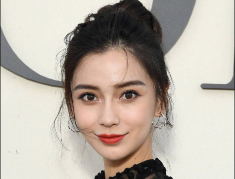 angelababy亮相巴黎时装周 外网生图曝光被赞颜值能打_凤凰网