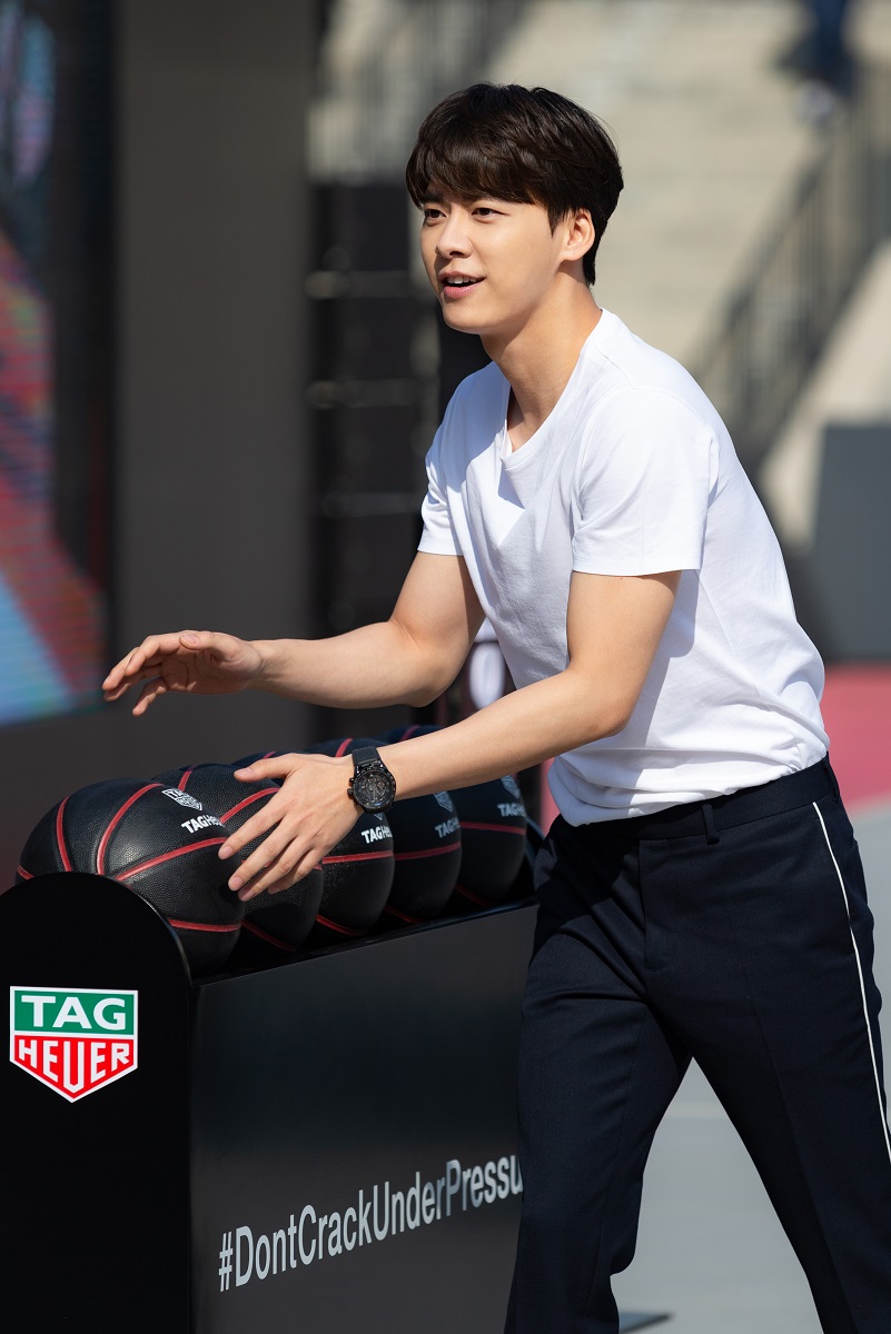 TAG Heuer泰格豪雅助力CBA联赛发布2018-2019赛季星锐评选计划_凤凰网