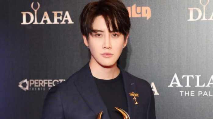 Mike Angelo获最佳亚洲艺人 发文表达感谢_凤凰网