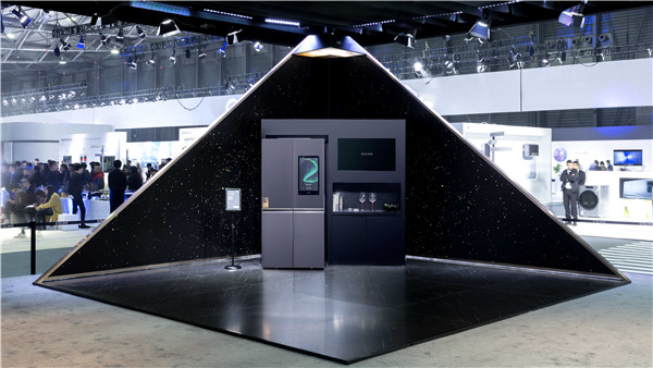 COLMO亮相AWE：突破变革，全新AI科技高端家电进军家装市场_凤凰网