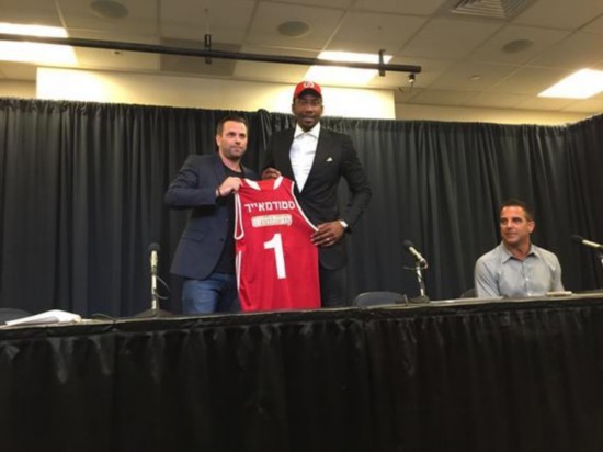 小斯正式加盟以色列球队签2年 将身披1号战袍征战_凤凰体育