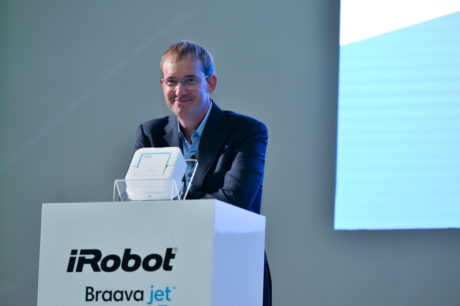 iRobot创始人：未来，我们的房子会照顾我们_凤凰科技