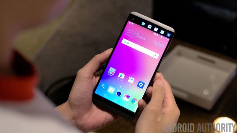 LG V20上手评测：双摄+音效成最大亮点_凤凰科技