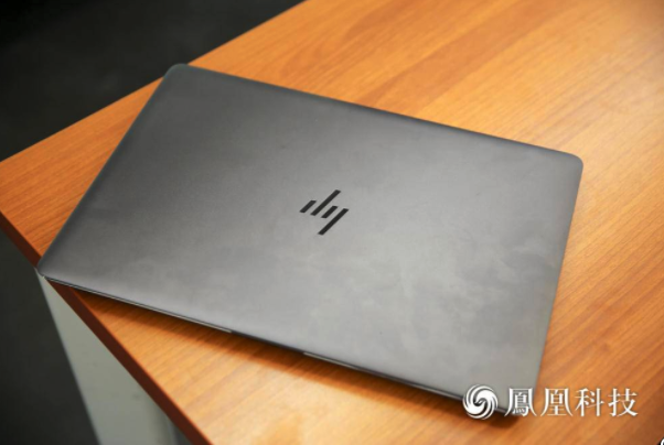 惠普ZBook Studio G4体验：硬件配置强悍 15.6英寸4K屏_凤凰科技